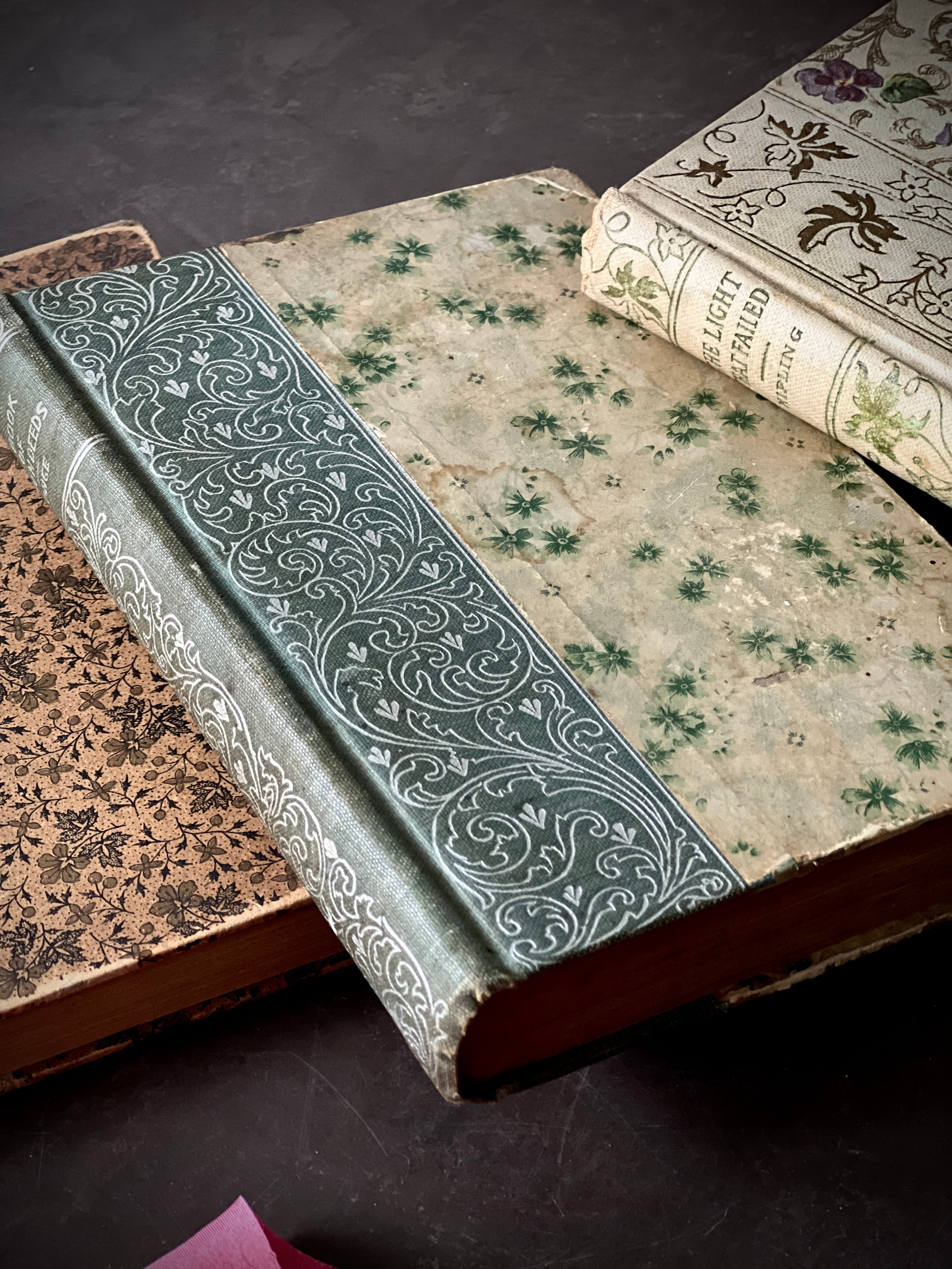 Small Pocket-Size Decorative Book Bundle – Honey Bee Mill